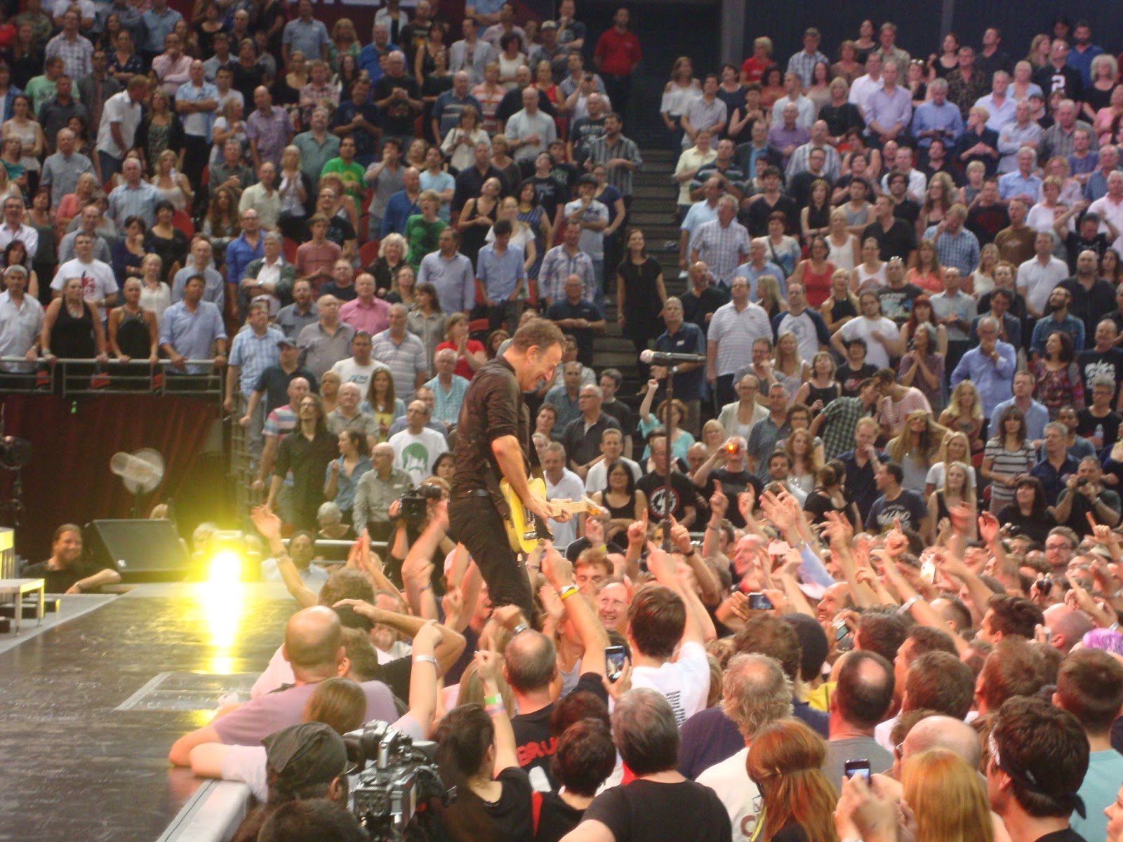 BlogKitch: Bruce Springsteen & The E Street Band - Sydney (Allphones ...