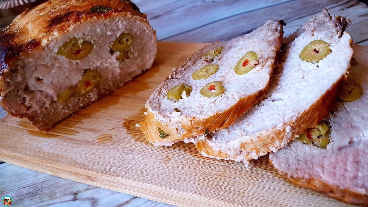 Lomo de cerdo mechado con aceitunas - ¡Huele Bien!