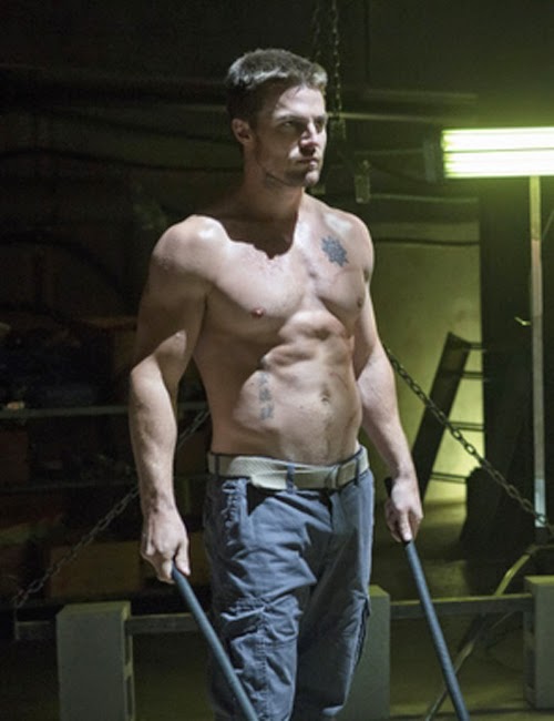 MUNDO SNITRAM: Stephen Amell