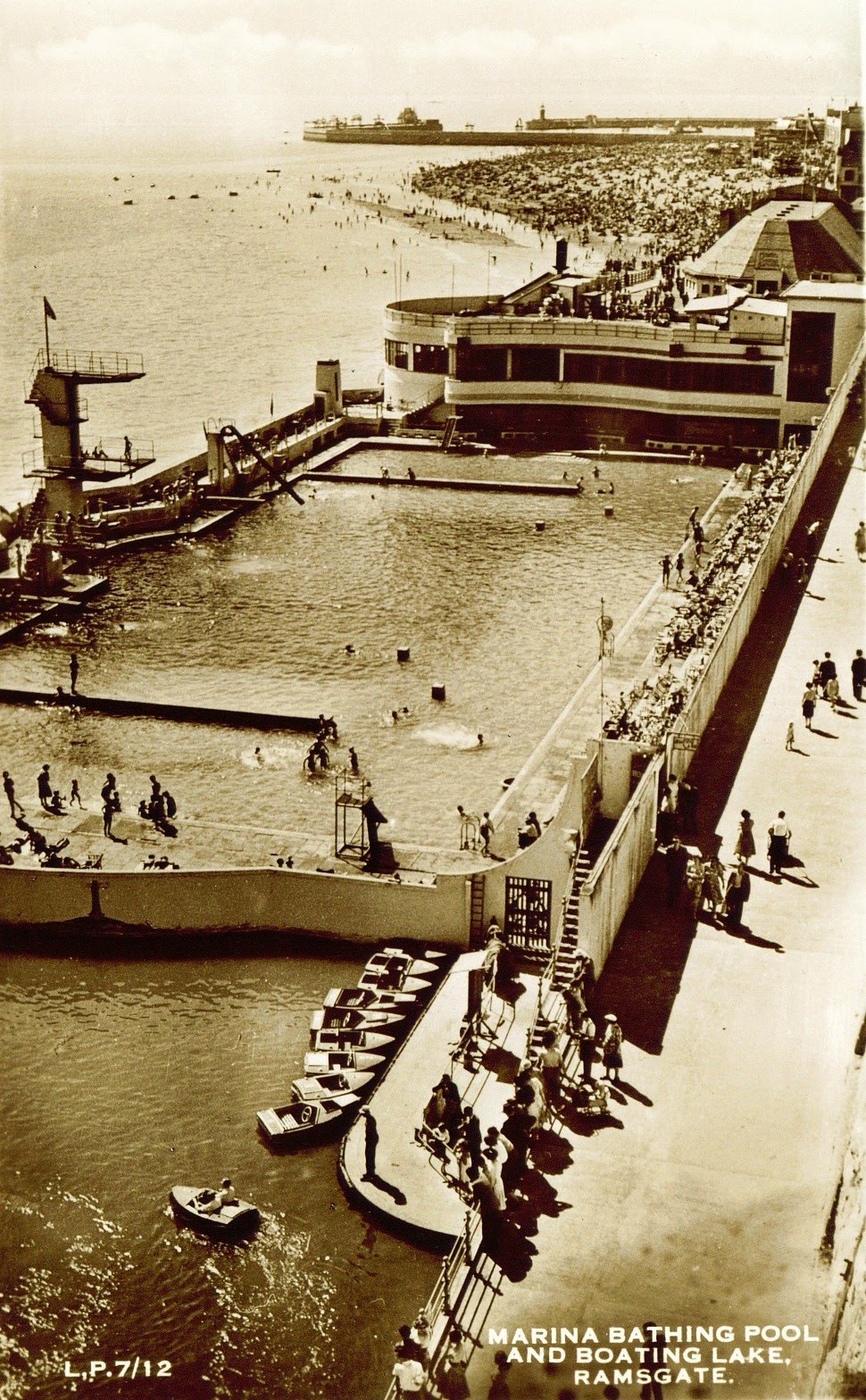 thanetonline: In at the deep end, Ramsgate marina bathing pool pictures ...
