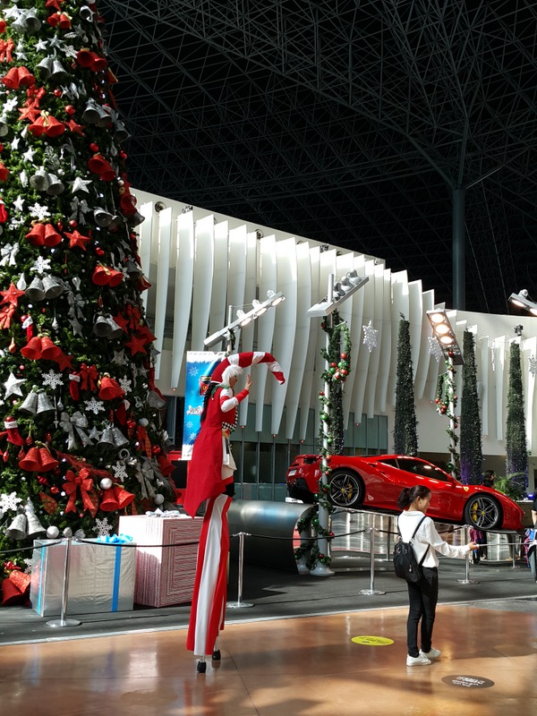 Ferrari World Abu Dhabi: o parque temático da Ferrari nos Emirados ...