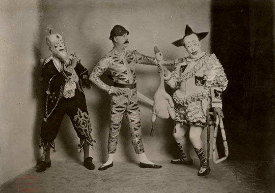 Writers in London in the 1890s: Victorian Clowns and Clowning