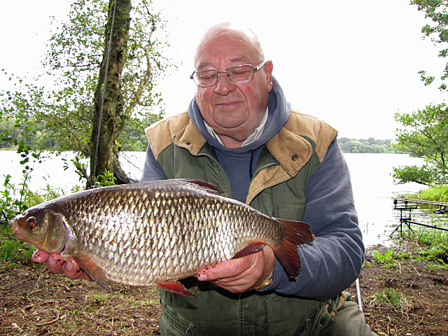 Travelling Man: Fishing for large Scottish roach again