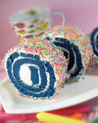 RESEP KUE DAN MASAKAN: Blue Velvet Roll Cake