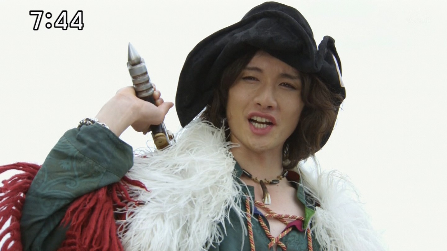 Whalley Reviews: The Whalley Reviews: Kaizoku Sentai Gokaiger! (Super ...