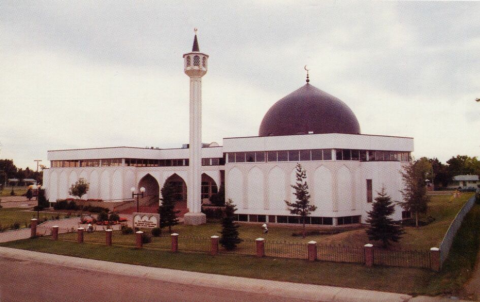 Welcome to the Islamic Holly Places: Al-Rashid Mosque (Edmonton) Canada