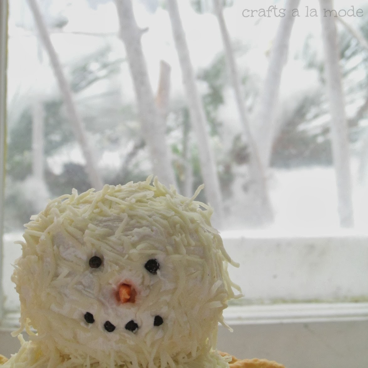 Cute and Yummy Snowman Cheeseball - Crafts a la mode