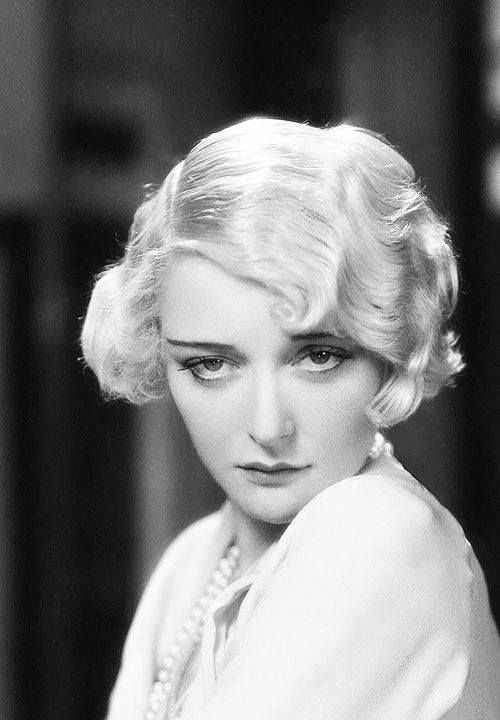 Film Noir Photos: Tracking with Closeups: Mary Nolan