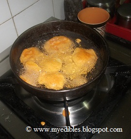 Edible Entertainment: Vegetable Fritters/ Bhajiya (Bajji)
