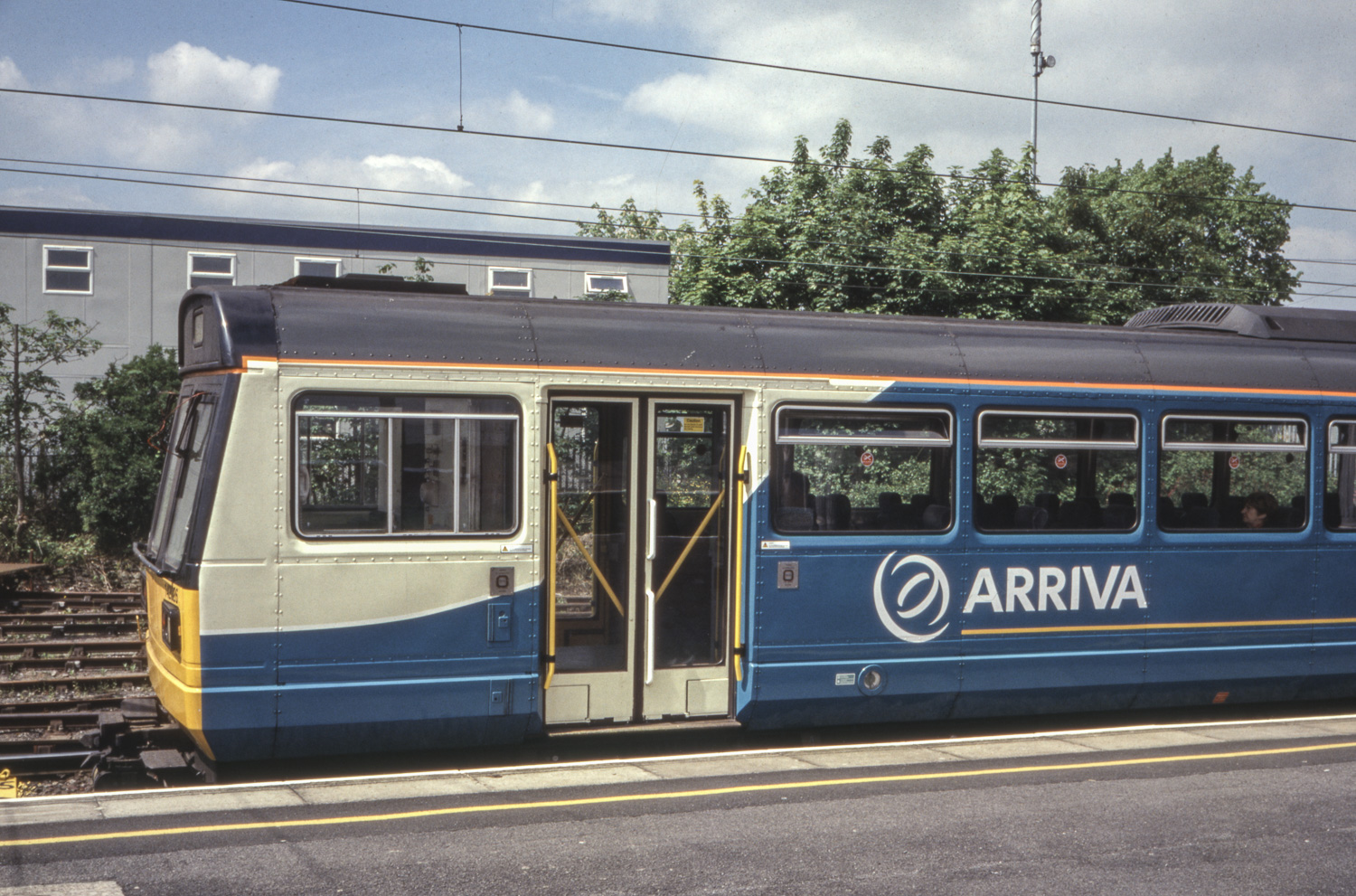 Old liveries... even older trains.