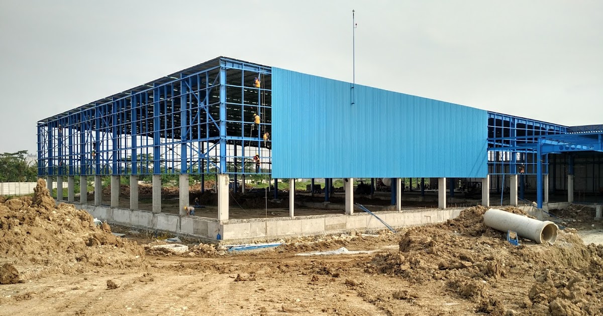 Pemasangan Cladding untuk Bangunan Pabrik