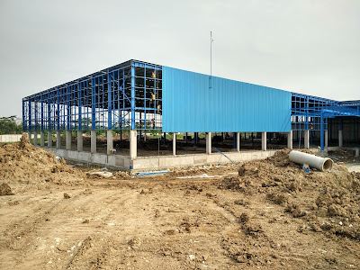 Pemasangan Cladding untuk Bangunan Pabrik