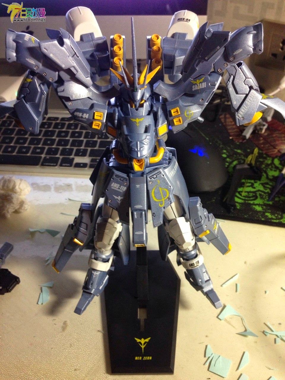 HGBF 1/144 Miss Sazabi "The Queen Sazabi" Custom Build