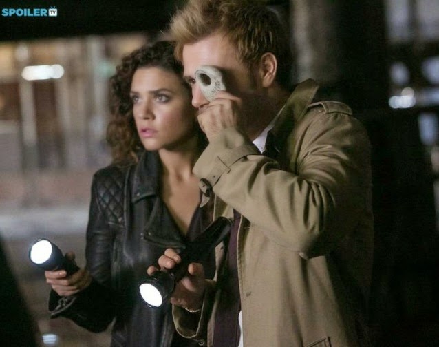 "Constantine": John encara Fausto para salvar filha de Chas.