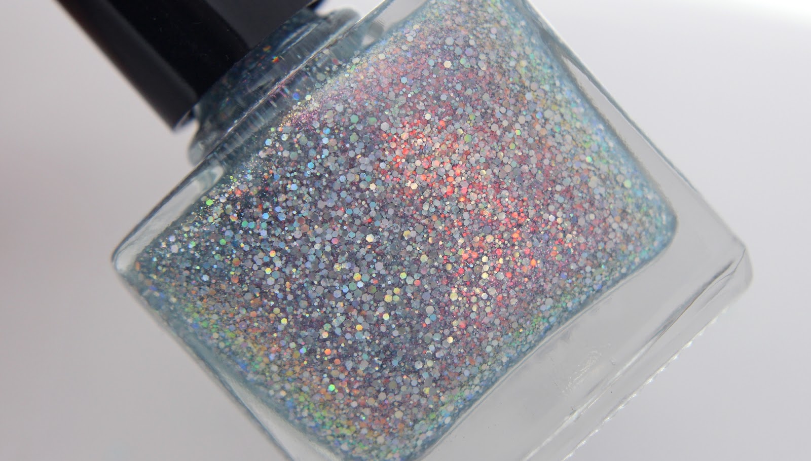 Femme Fatale Cosmetics The Little Mermaid ~ Glitterfingersss In English