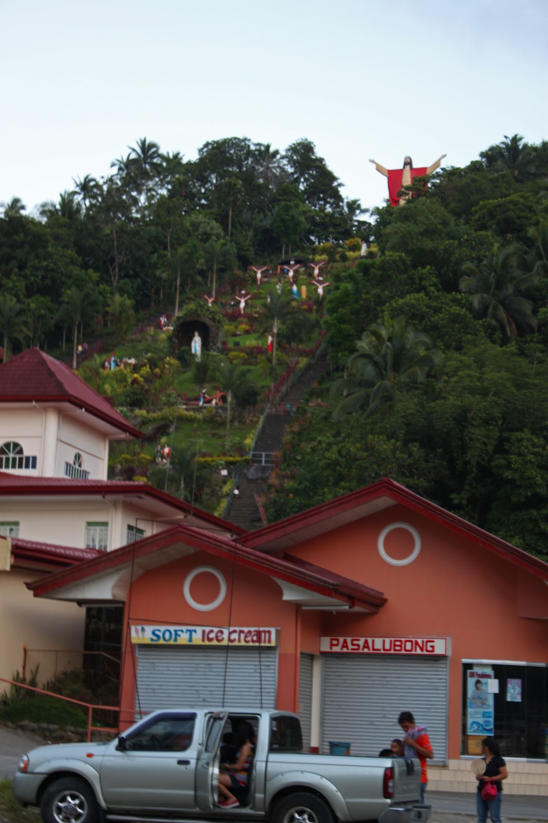 Sunday Trio Loco: Kamay ni Hesus, Lucban Quezon