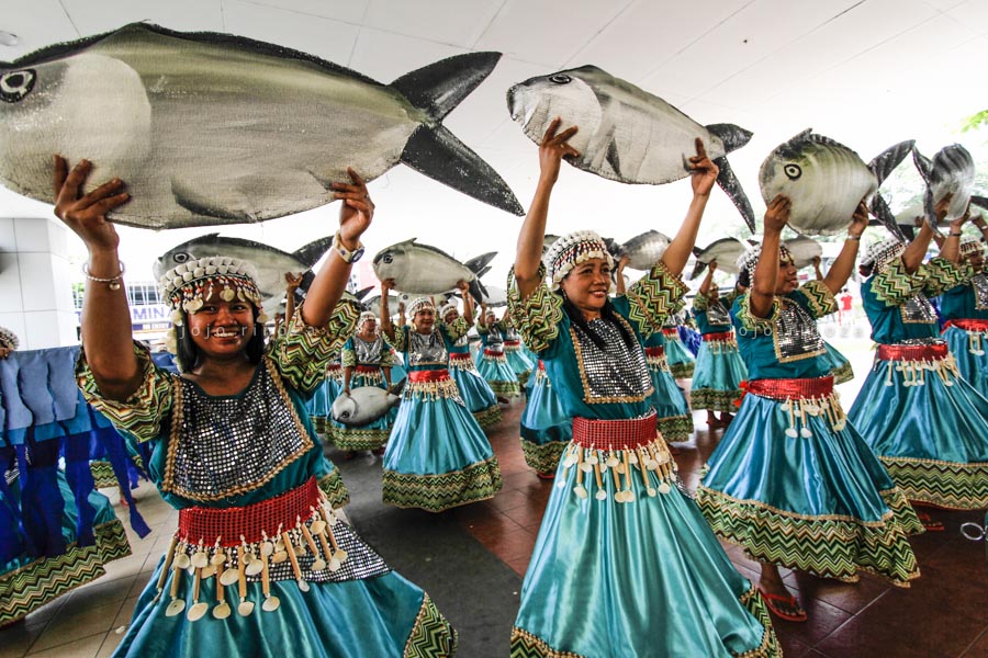 JojoGraphic Channel: Tinapa (Smoked Fish) Festival