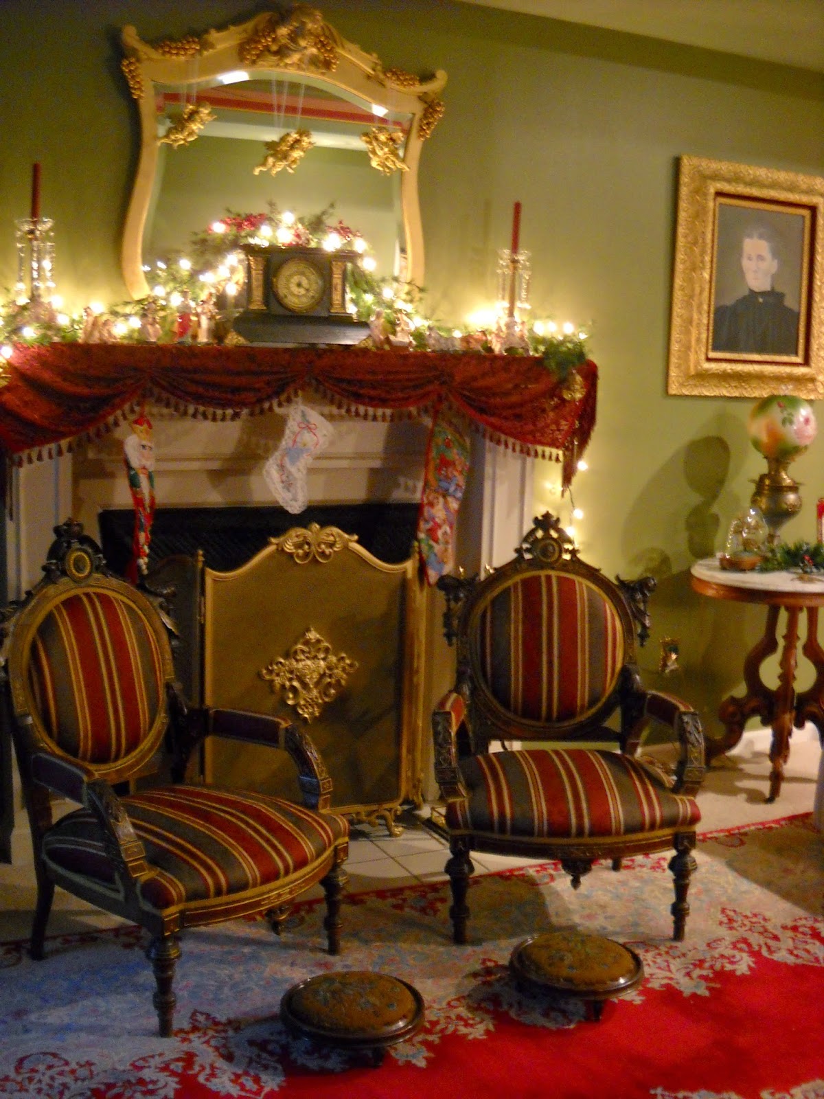 Victorian Christmas Mantel Decorations