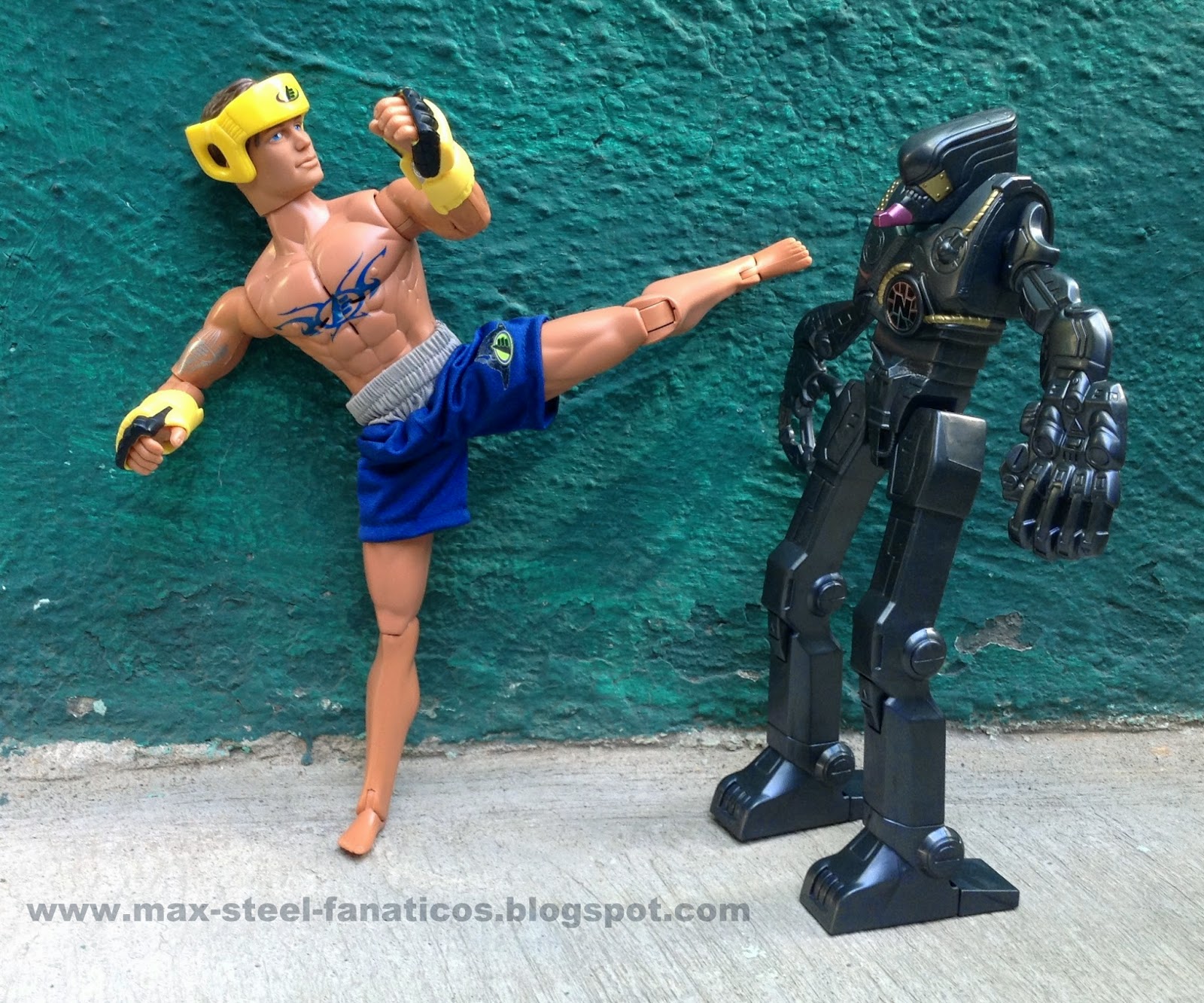 Max Steel Fanáticos: Max Steel Reviews: Robo-kick (Parte 6)