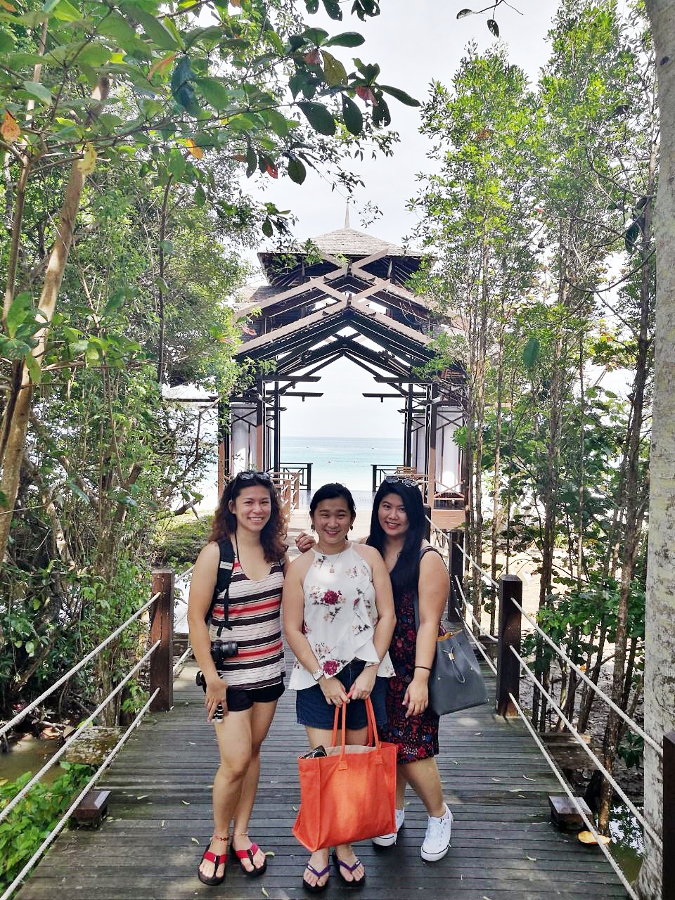 Pantai Restaurant & Bar , Bunga Raya Island Resort & Spa, Gaya Island ...
