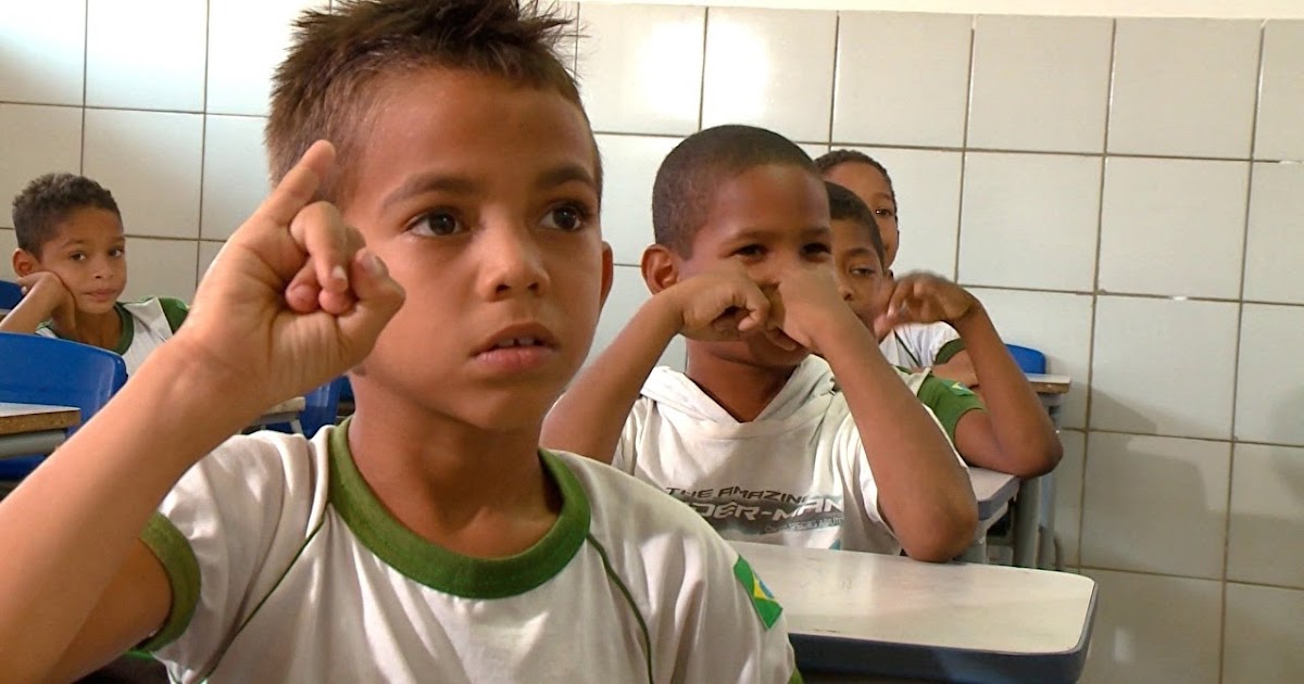 No Caso Dos Alunos Surdos
