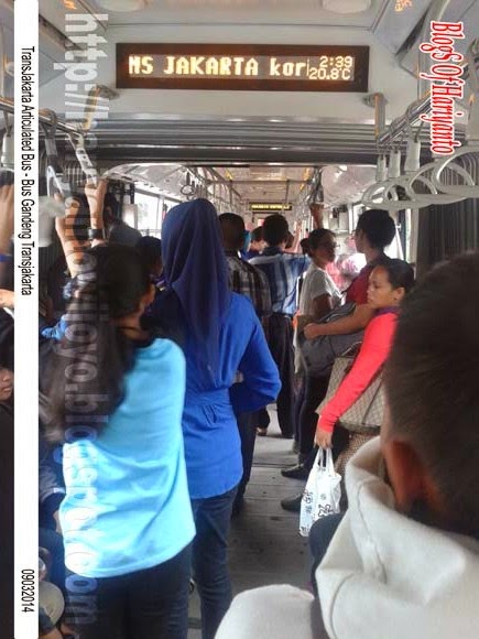 For a Moment Feel TransJakarta Articulated Bus | BlogS of Hariyanto