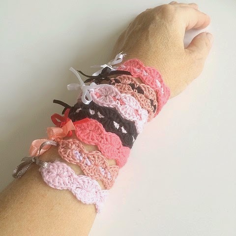 GREITZAN: Virkade armband för stora och små