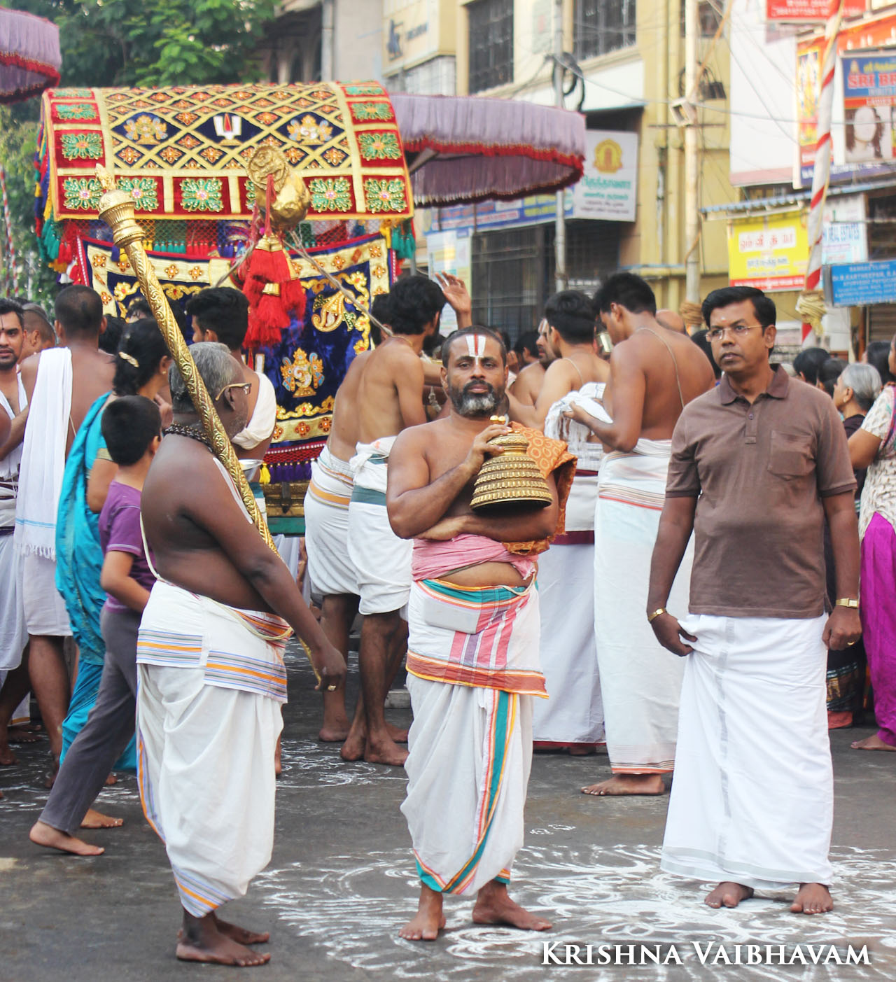 Krishna Vaibhavam: 08 Vennai Thazhi Kannan - Thiruvallikeni Sri ...