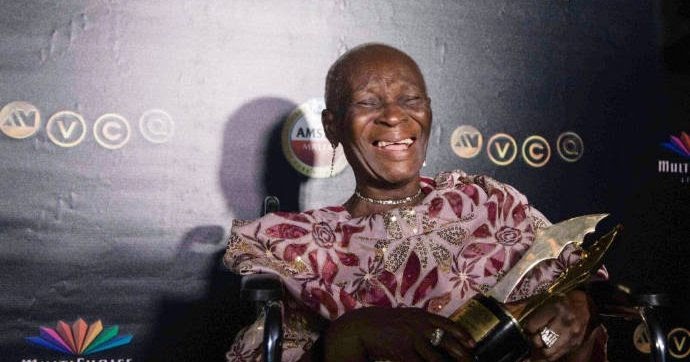 TOBI AINA'S BLOG: Nollywood veteran Bukky Ajayi passes on