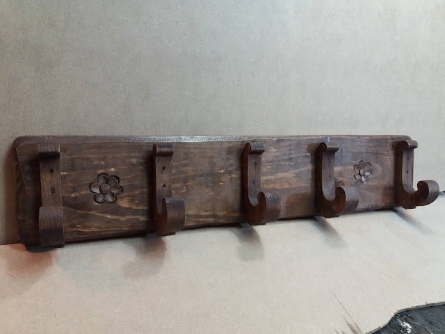 ARTESANÍA RÚSTICA EN MADERA : PERCHERO DE MADERA RÚSTICO TALLADO A MANO ...