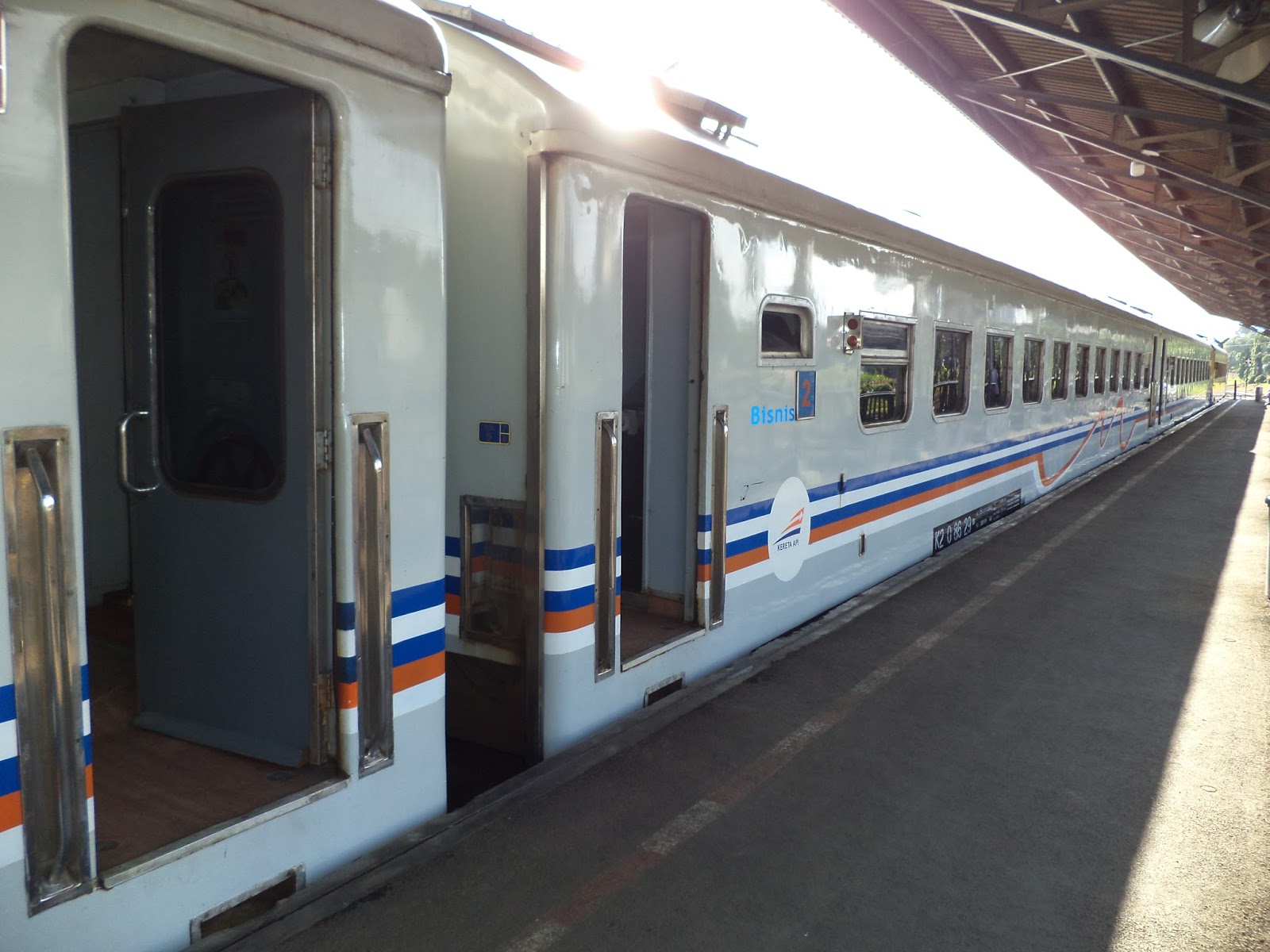 Kereta Kelas Bisnis - Kereta Sepur