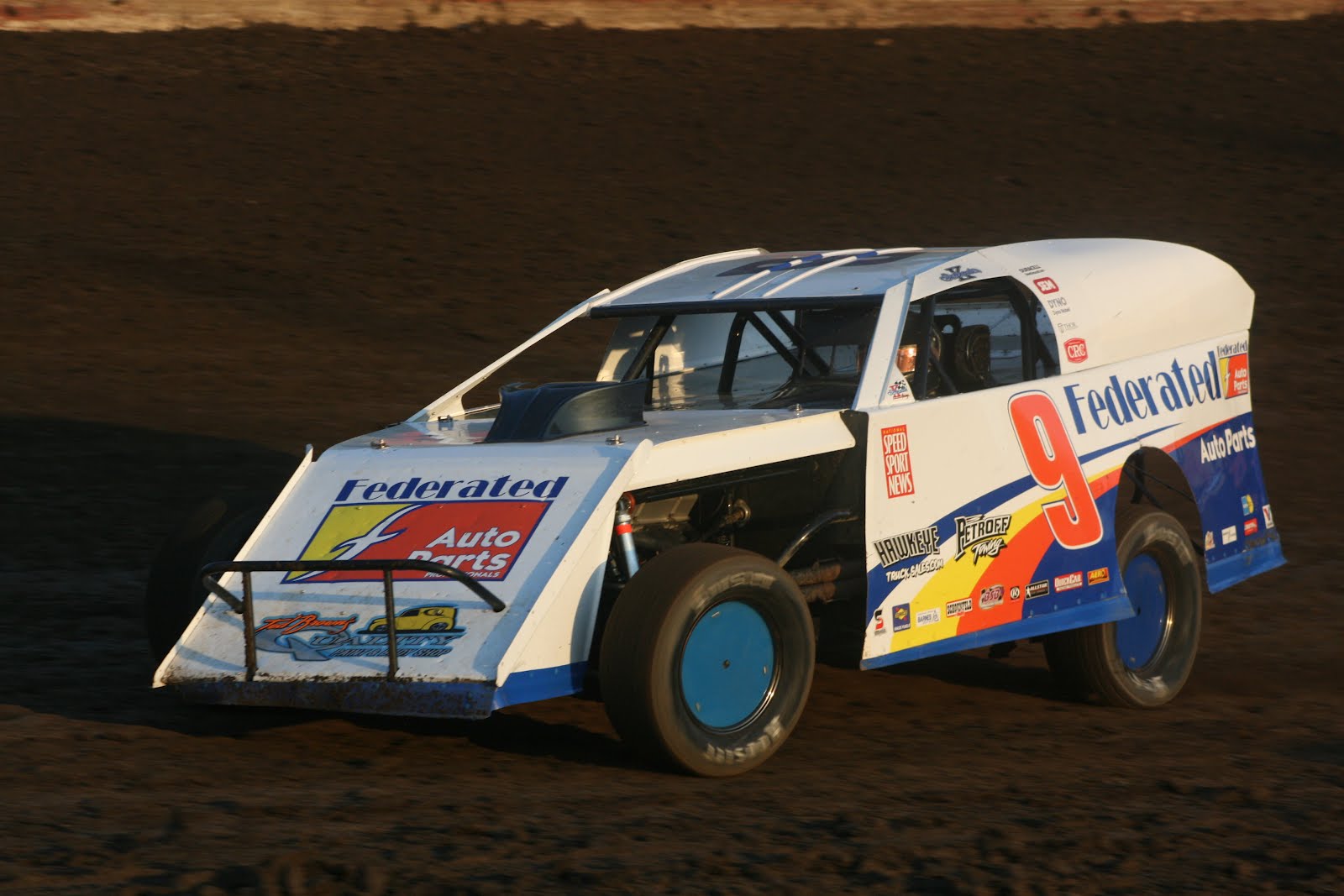 Midwest Racing News: NASCAR Drivers Sweep the Top Three Spots at Peoria