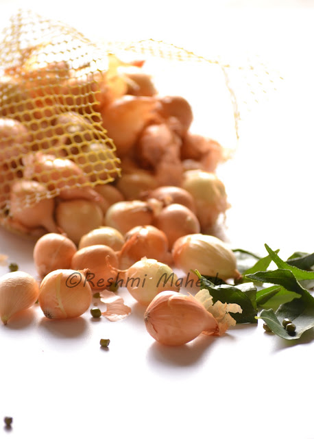 Easy Cook: Cherupayar ulli curry/ Green gram & Shallot curry