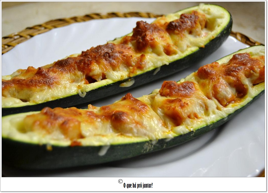 O que há pró jantar?: Courgette recheada com cubinhos de fiambre