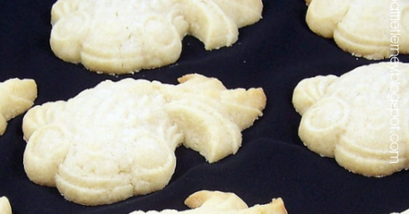 Olla-Podrida: Koi Fish Shortbread Cookies