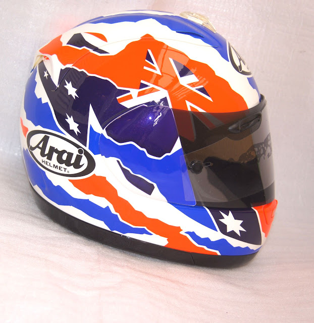 samurai‐bikers: Arai racing helmet RX-7 RR3 Michael "Mick" Doohan replica