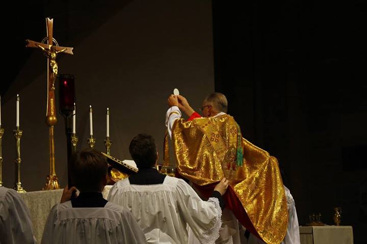 CATHOLICVS: Seis Misas Pontificales (Usus Antiquior), una de ellas ...
