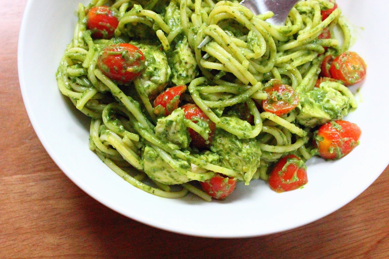 feeling nourished: Avocado Pesto Pasta