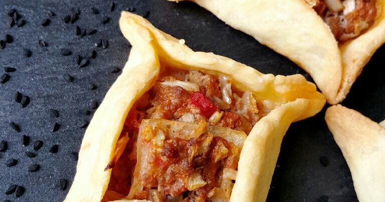 à la mode de chez nous: Safiha- ливанская выпечка из песочного теста.