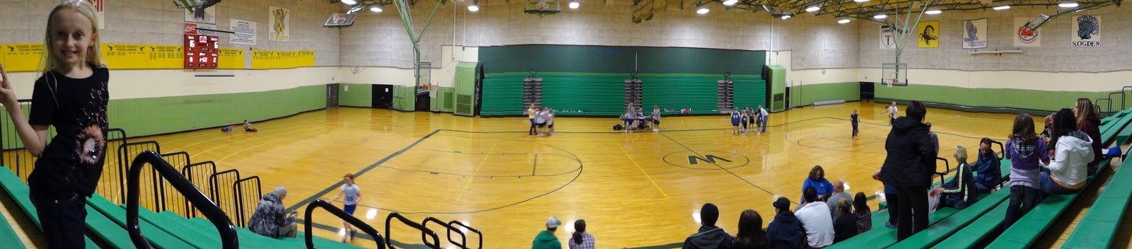 The Lamoreaux Family Blog: Rebecca's Third Basketball game at Wahlquist ...