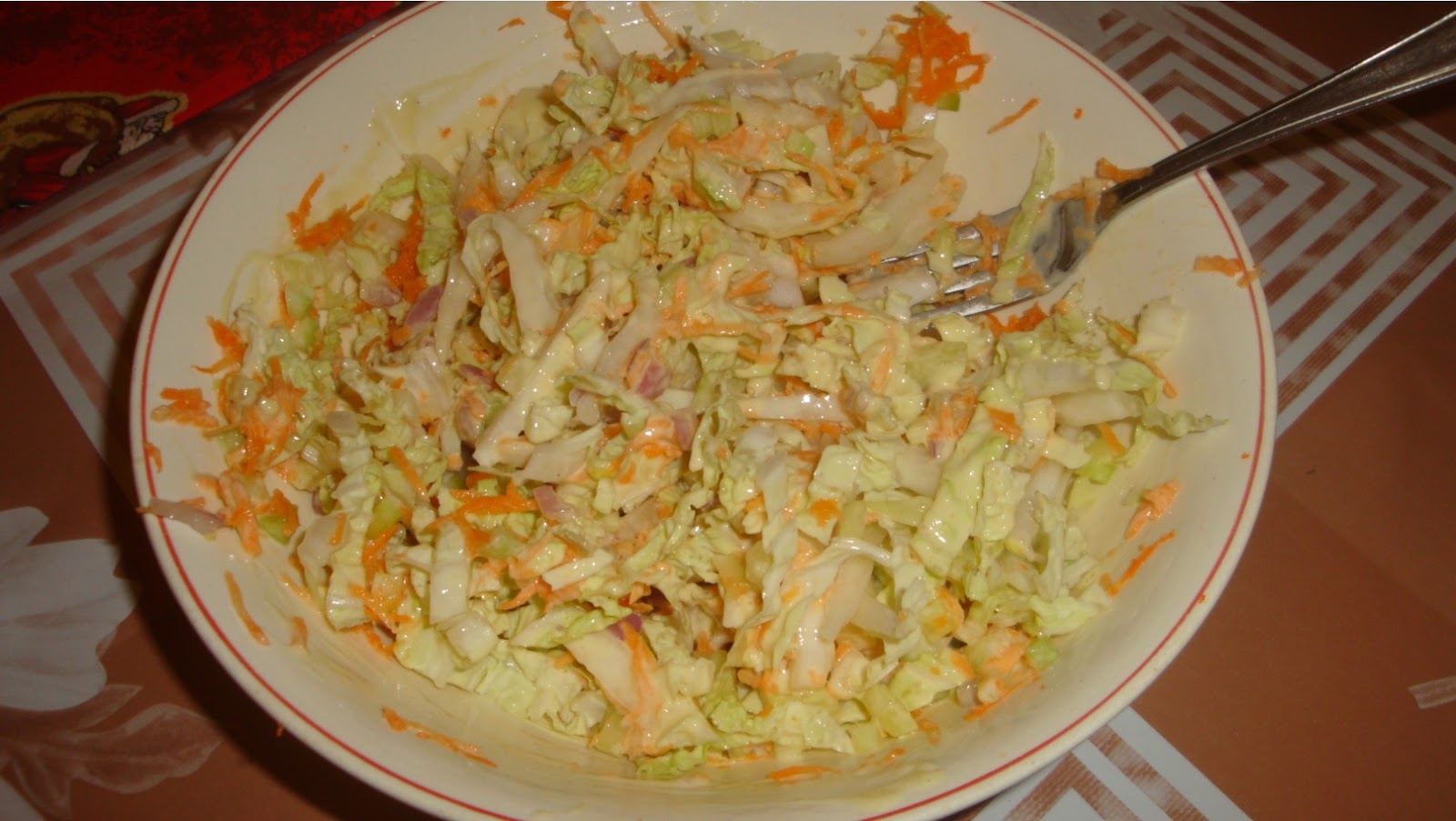 Retete pentru toate buzunarele!: Salata de varza chinezeasca