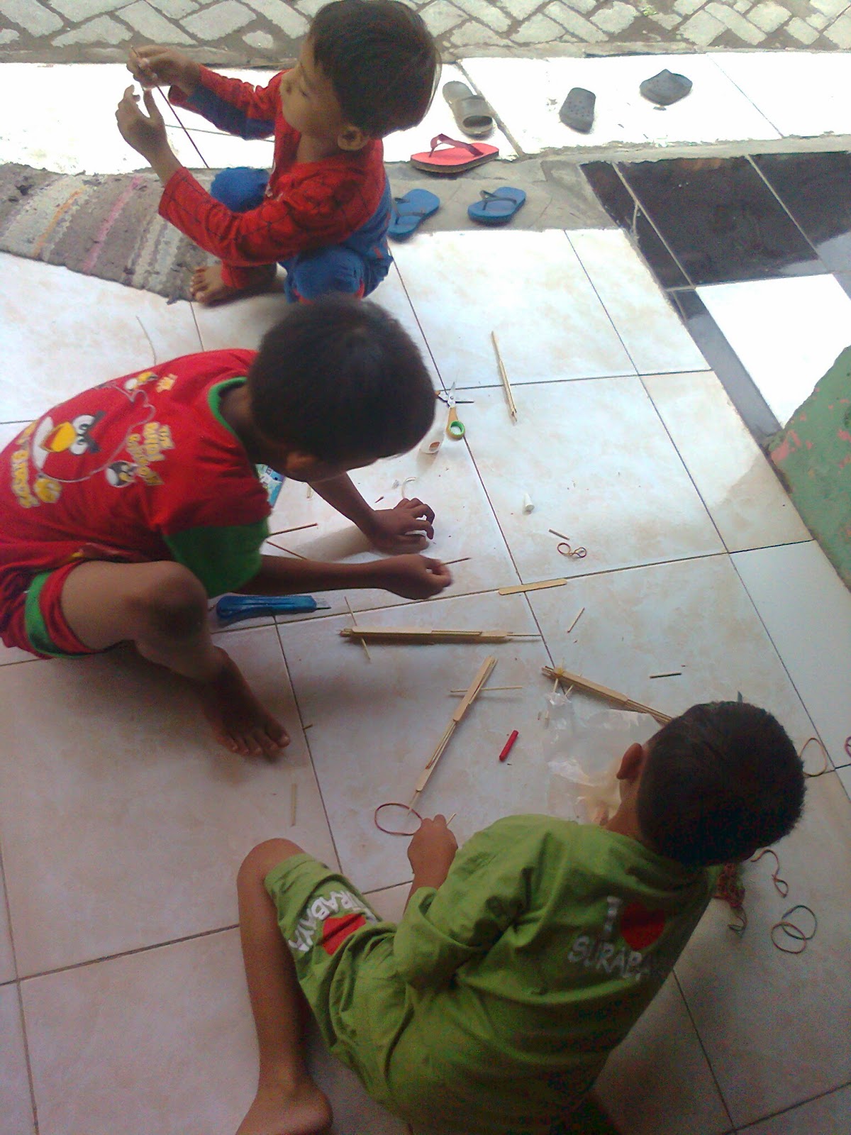 Kreasi Membuat Mainan dan Permainan Sederhana