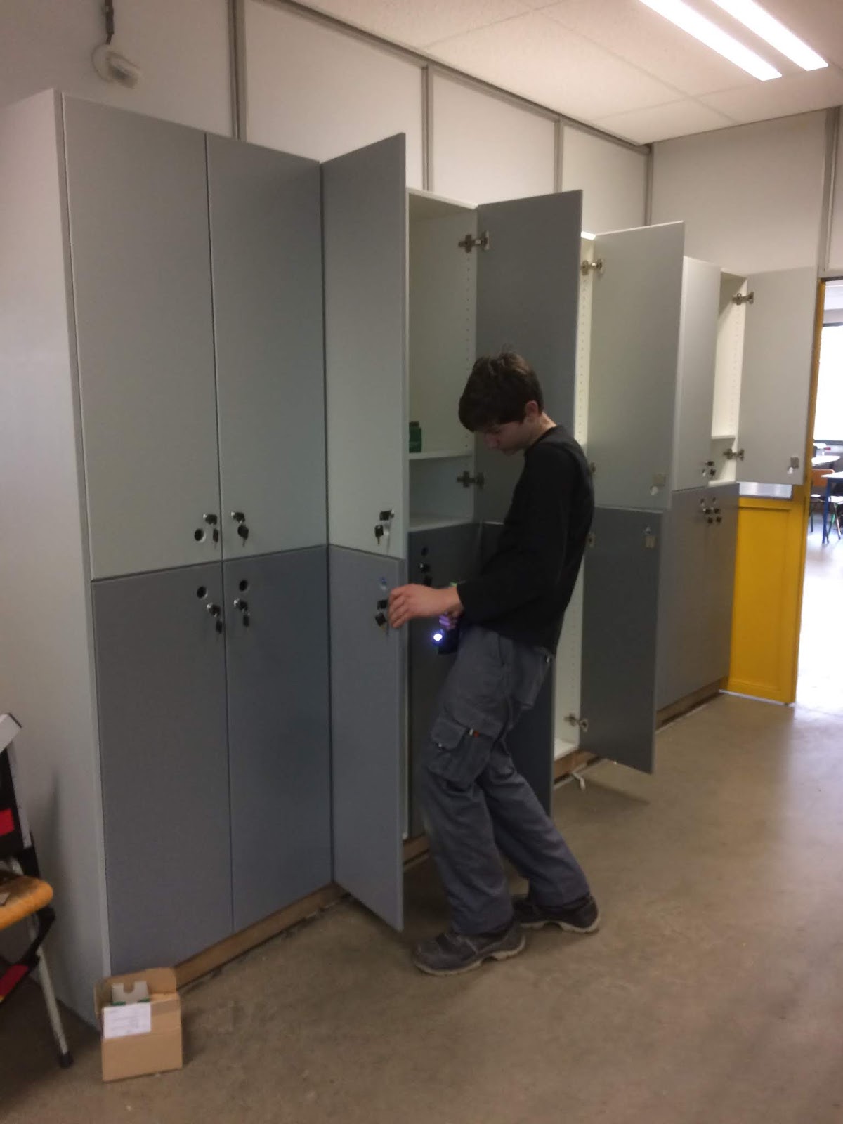 Houttechnieken VLOT! Campus Sint-Laurentius: Plaatsing lockers 4HT