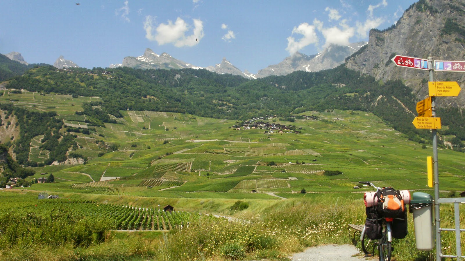 EXCURSII CU BICICLETA: Elvetia