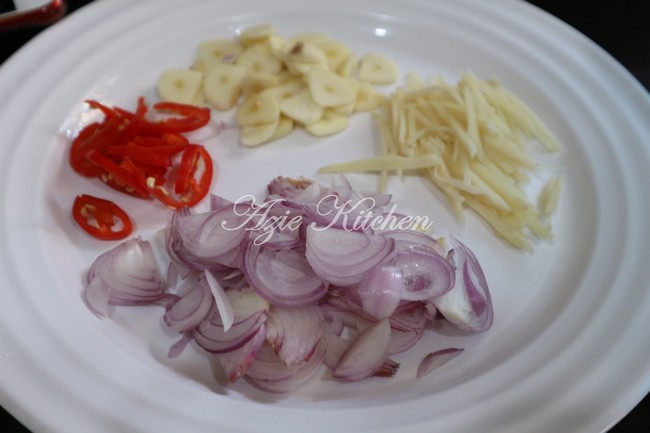 Kerang Goreng Dengan Kacang Panjang - Azie Kitchen