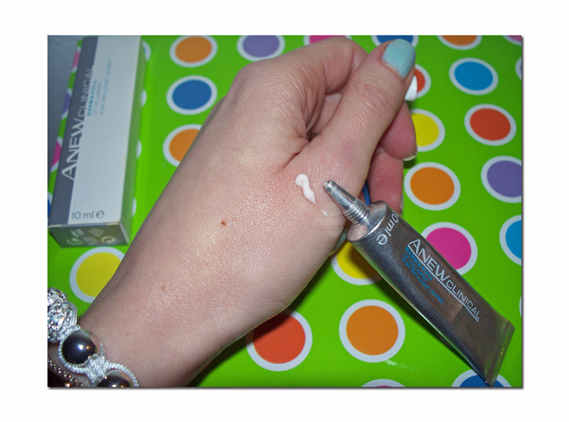 Sonia Verardo: Avon Anew Clinical Derma- Full Lip Volumiser Review