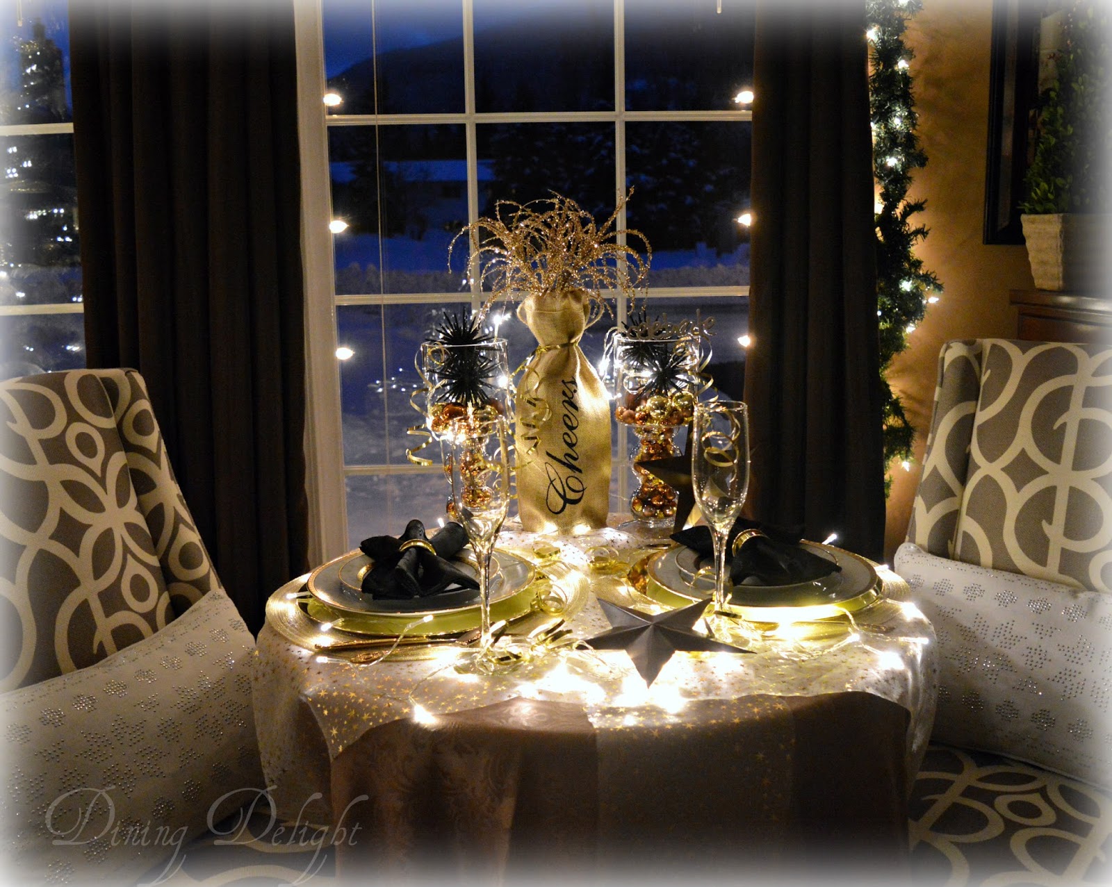 Dining Delight: New Year's Eve Table for Two