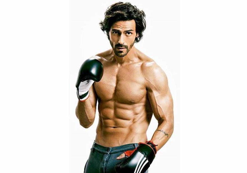 Top 10 Bollywood Actors With Amazing Body - TOP INDIA TEN