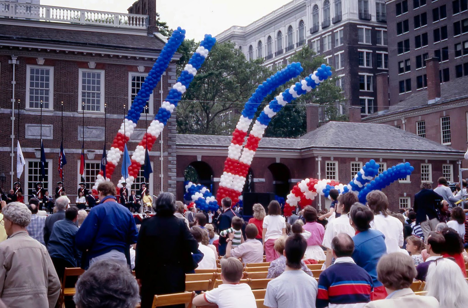 The Very Best Balloon Blog: 5 Day Facebook Challenge - a little bit of ...