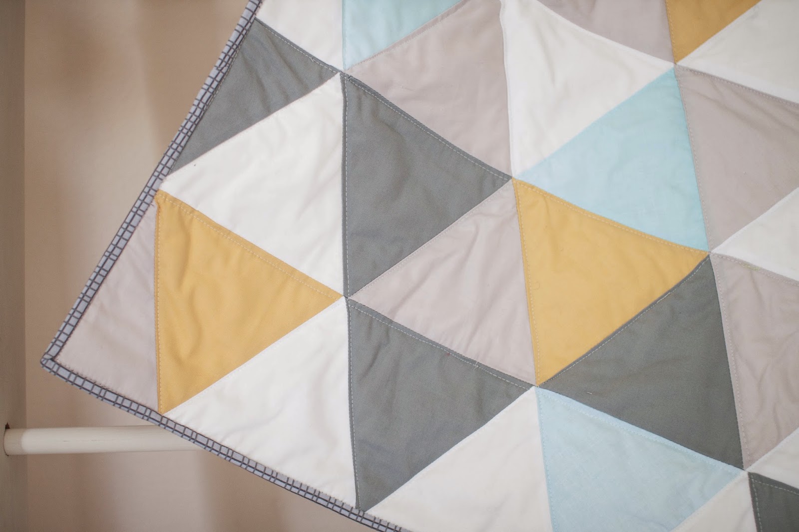 JAQS Studio: Modern Color Triangle Quilt